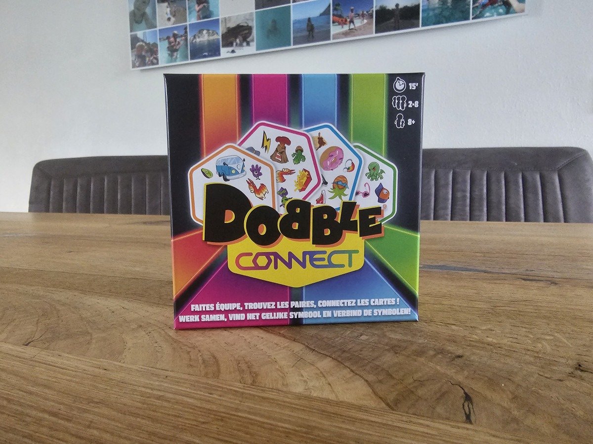Dobble Connect: Het verslavende kaartspel voor alle leeftijden - Alles Over Speelgoed